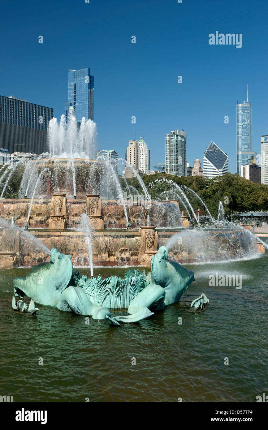 BUCKINGHAM FOUNTAIN (©EDWARD BENNETT / MARCEL LOYAU 1927) GRANT PARK ...