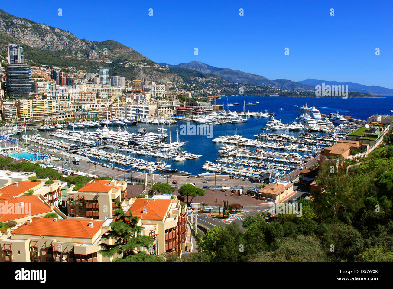 Monaco swimming pool hi-res stock photography and images - Alamy