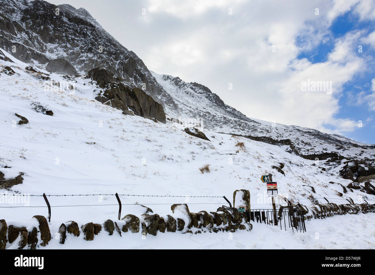 Mount tryfan hi-res stock photography and images - Alamy