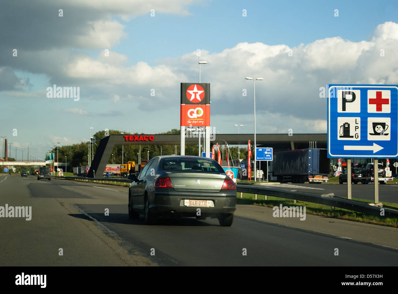 Gas station highway hi-res stock photography and images - Alamy