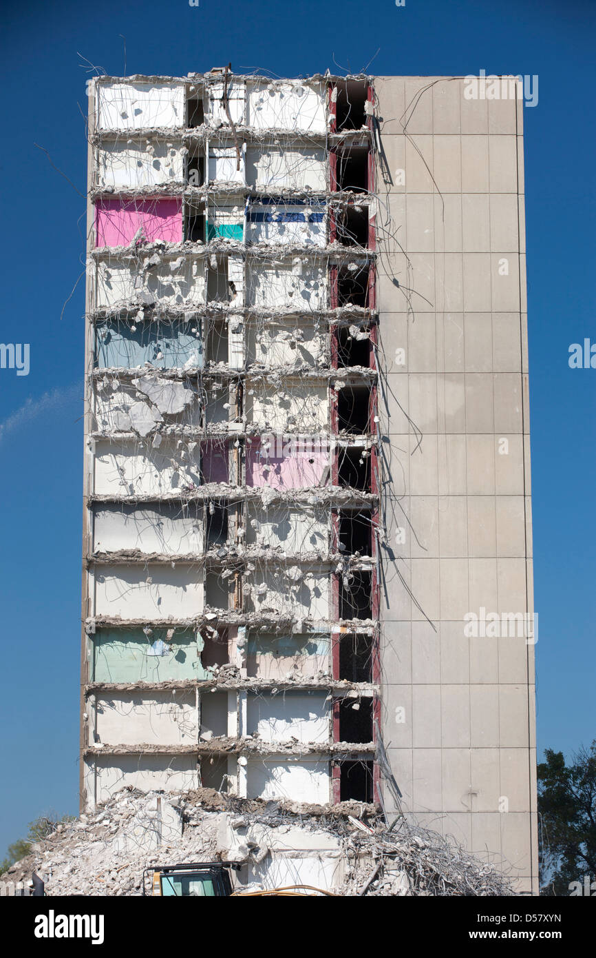 OPEN FLOORS APARTMENT BUILDING DEMOLITION CHICAGO ILLINOIS USA Stock ...