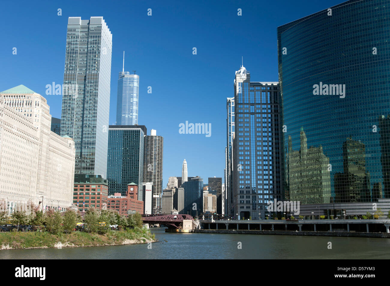 NORTH LOOP SKYLINE DOWNTOWN CHICAGO ILLINOIS USA Stock Photo - Alamy