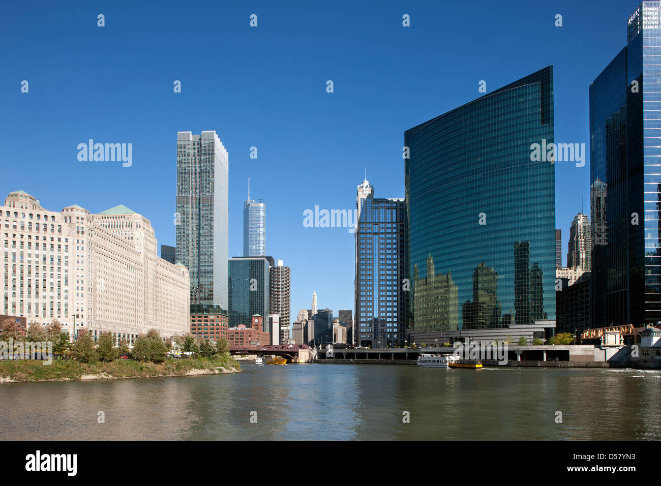 NORTH LOOP SKYLINE DOWNTOWN CHICAGO ILLINOIS USA Stock Photo - Alamy