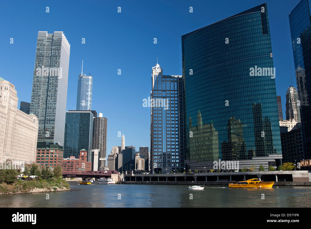 NORTH LOOP SKYLINE DOWNTOWN CHICAGO ILLINOIS USA Stock Photo - Alamy