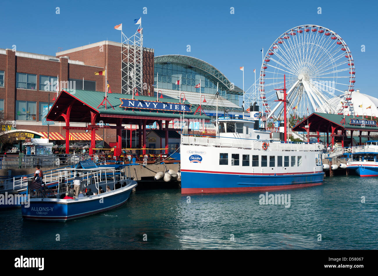 Navy pier chicago tour hi-res stock photography and images - Alamy