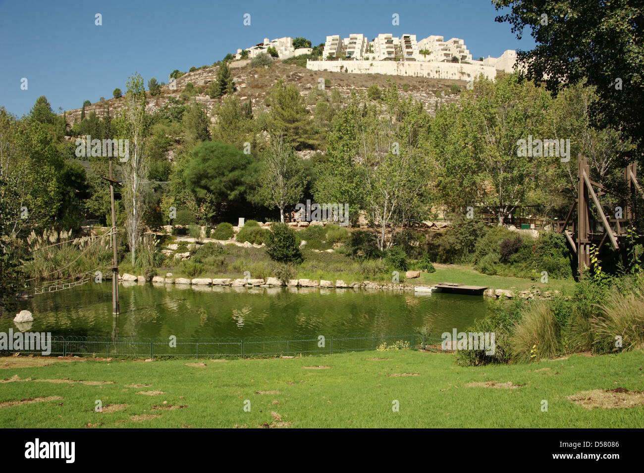 Glossy building hi-res stock photography and images - Alamy