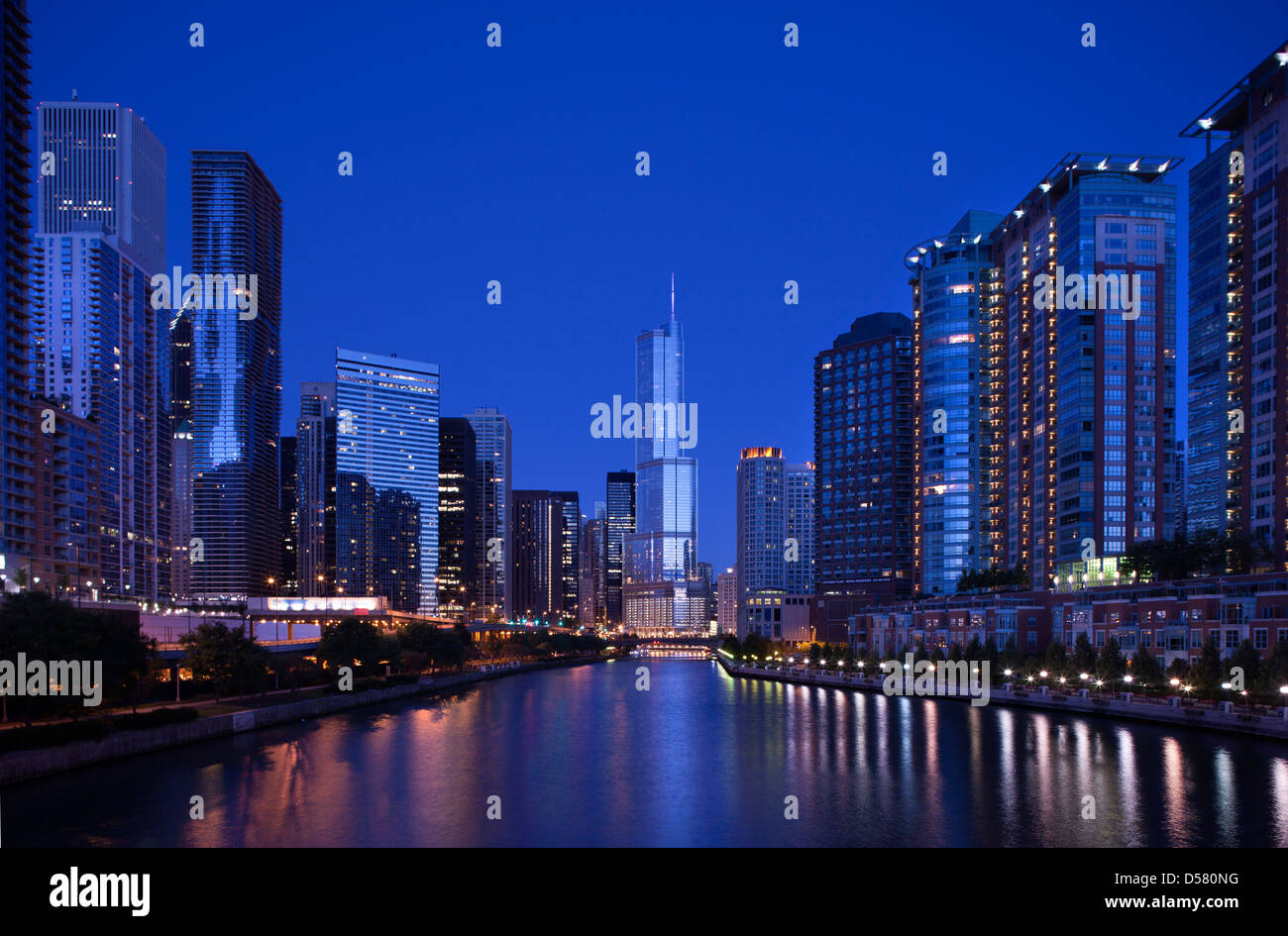 Chicago river hi-res stock photography and images - Alamy