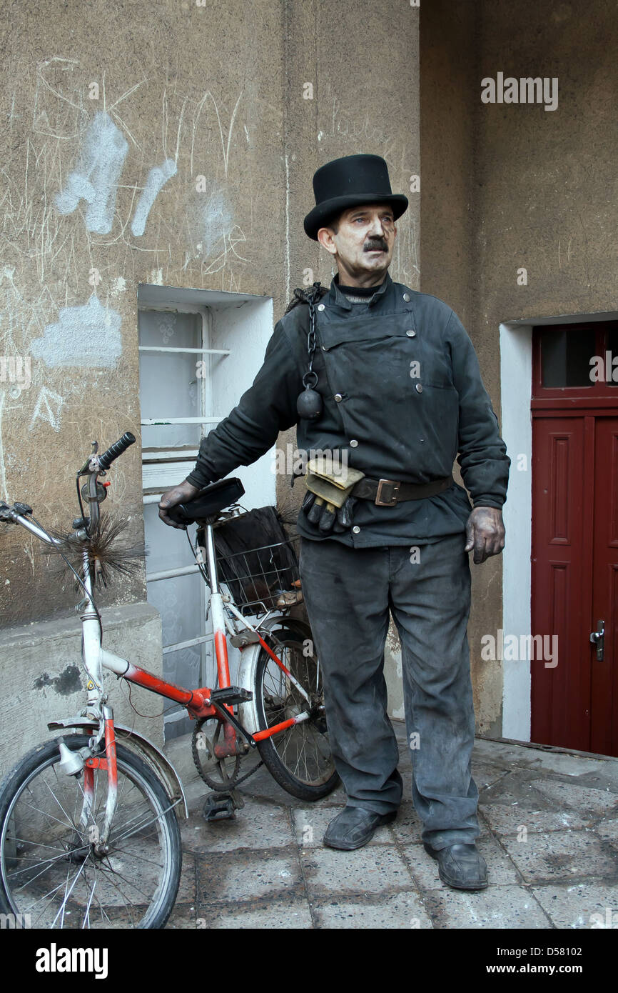 Poznan, Poland, Portrait of a chimney sweep Stock Photo - Alamy Poznan, Poland, Portrait of a chimney sweep Stock Photo - Alamy