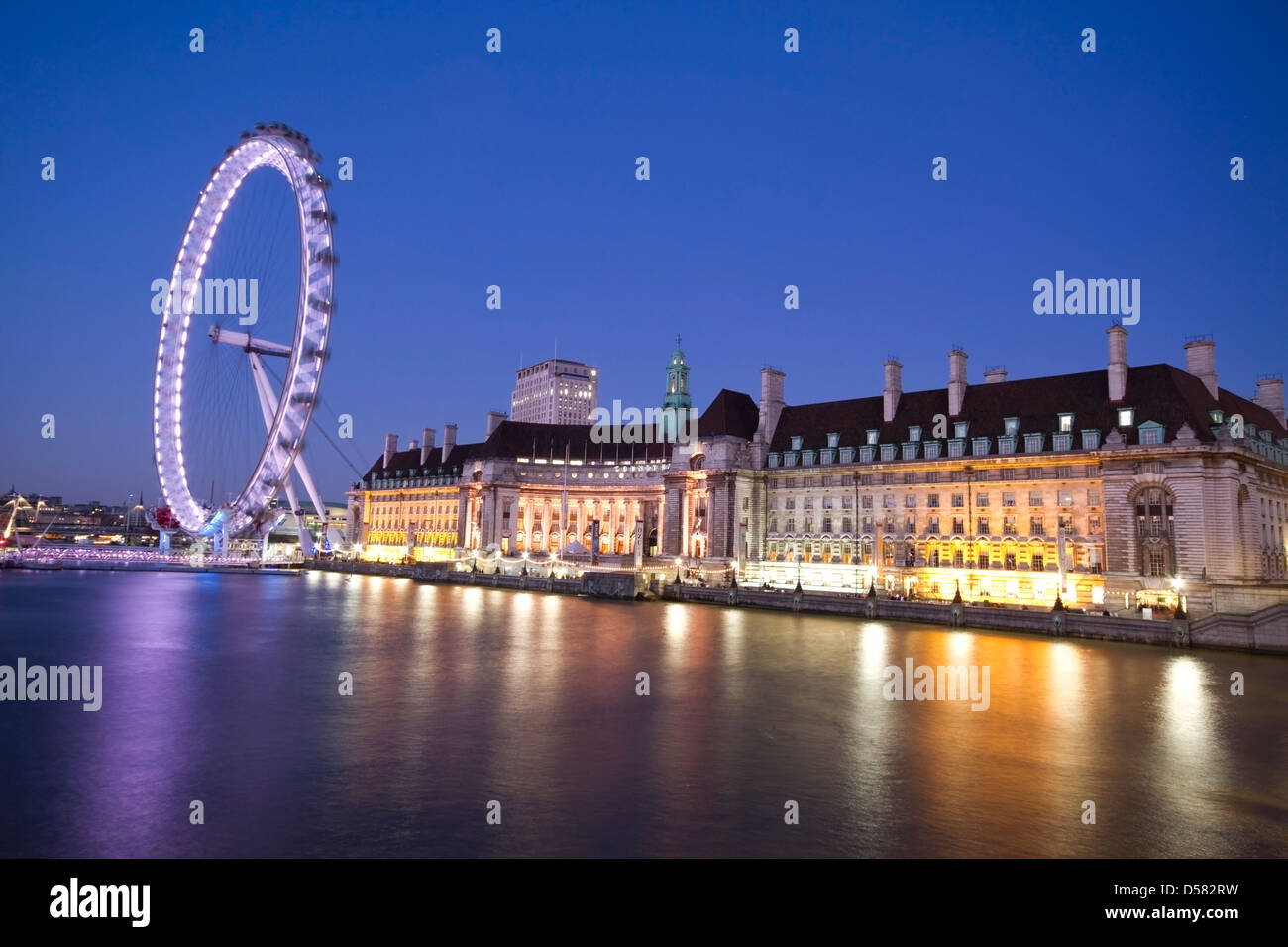County hall london aquarium hi-res stock photography and images - Alamy
