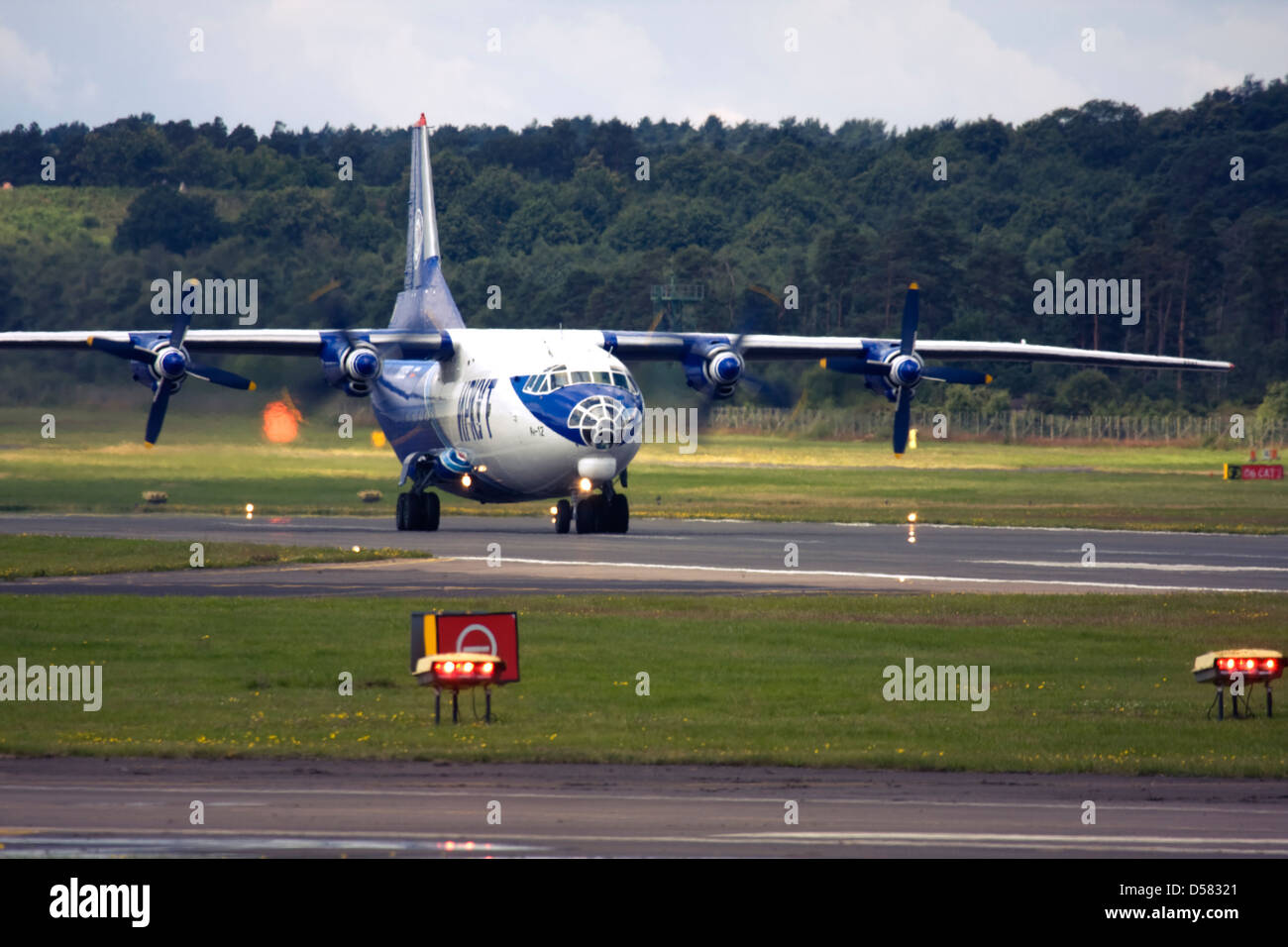 Antonov an 12 transport aircraft hi-res stock photography and images ...