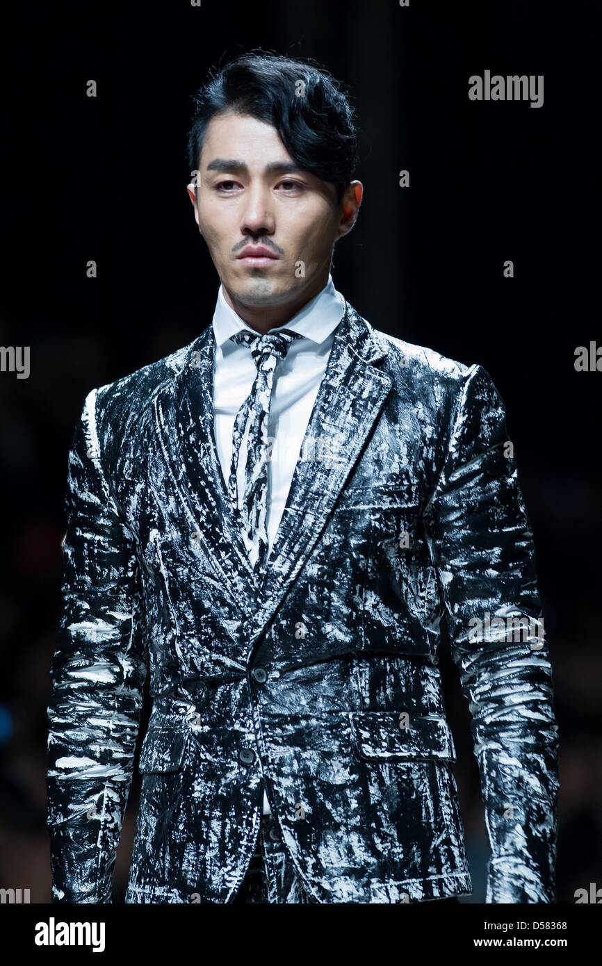 Cha Seung Won catwalk for designer SONGZIO during Seoul Fashion Week in ...