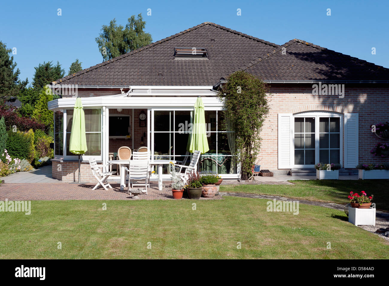 Rear exterior single family home Stock Photo - Alamy