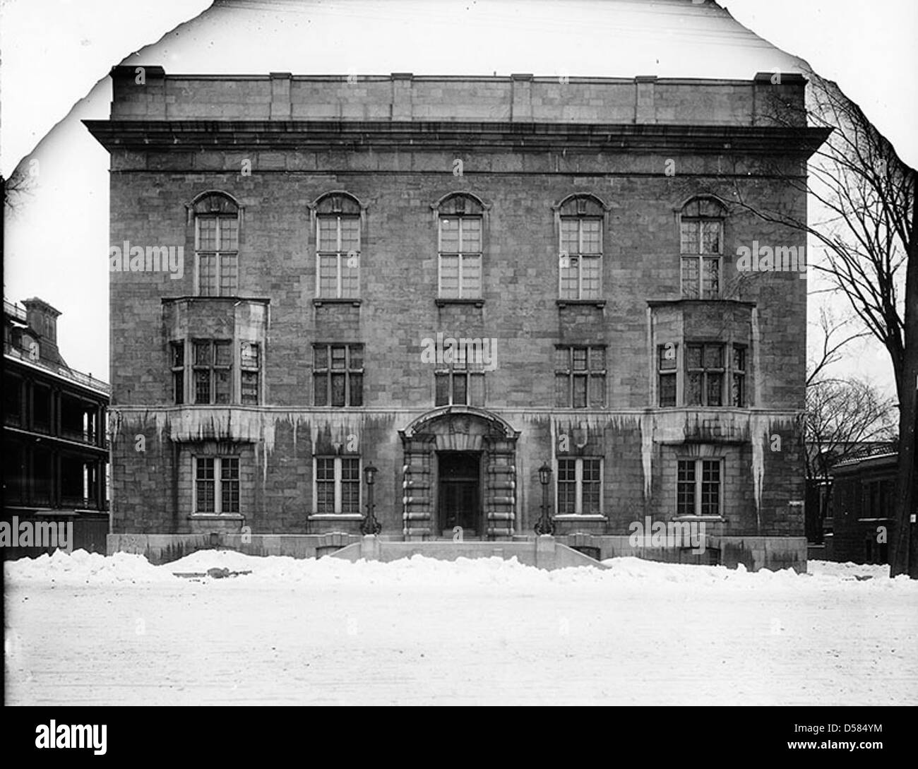Academic building mcgill university hi-res stock photography and images ...