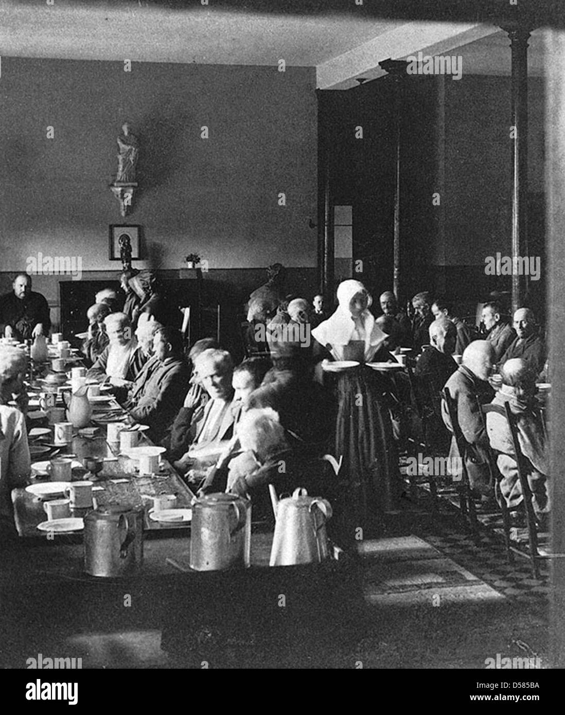 Mens refectory hi-res stock photography and images - Alamy