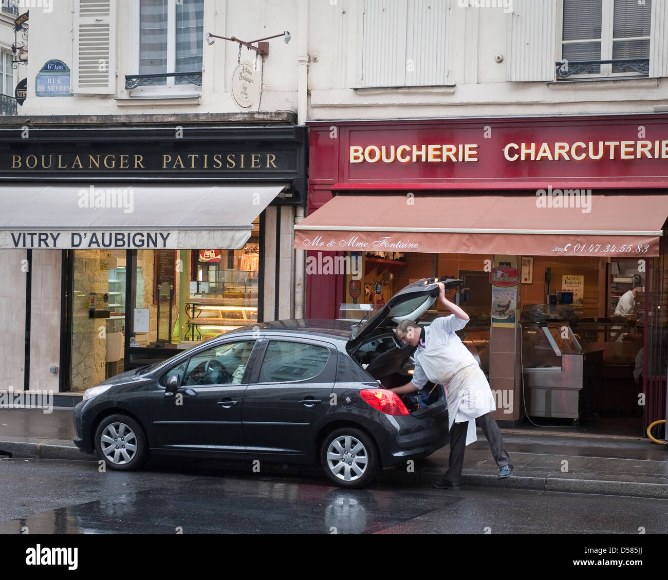 Local shops, Paris Stock Photo - Alamy