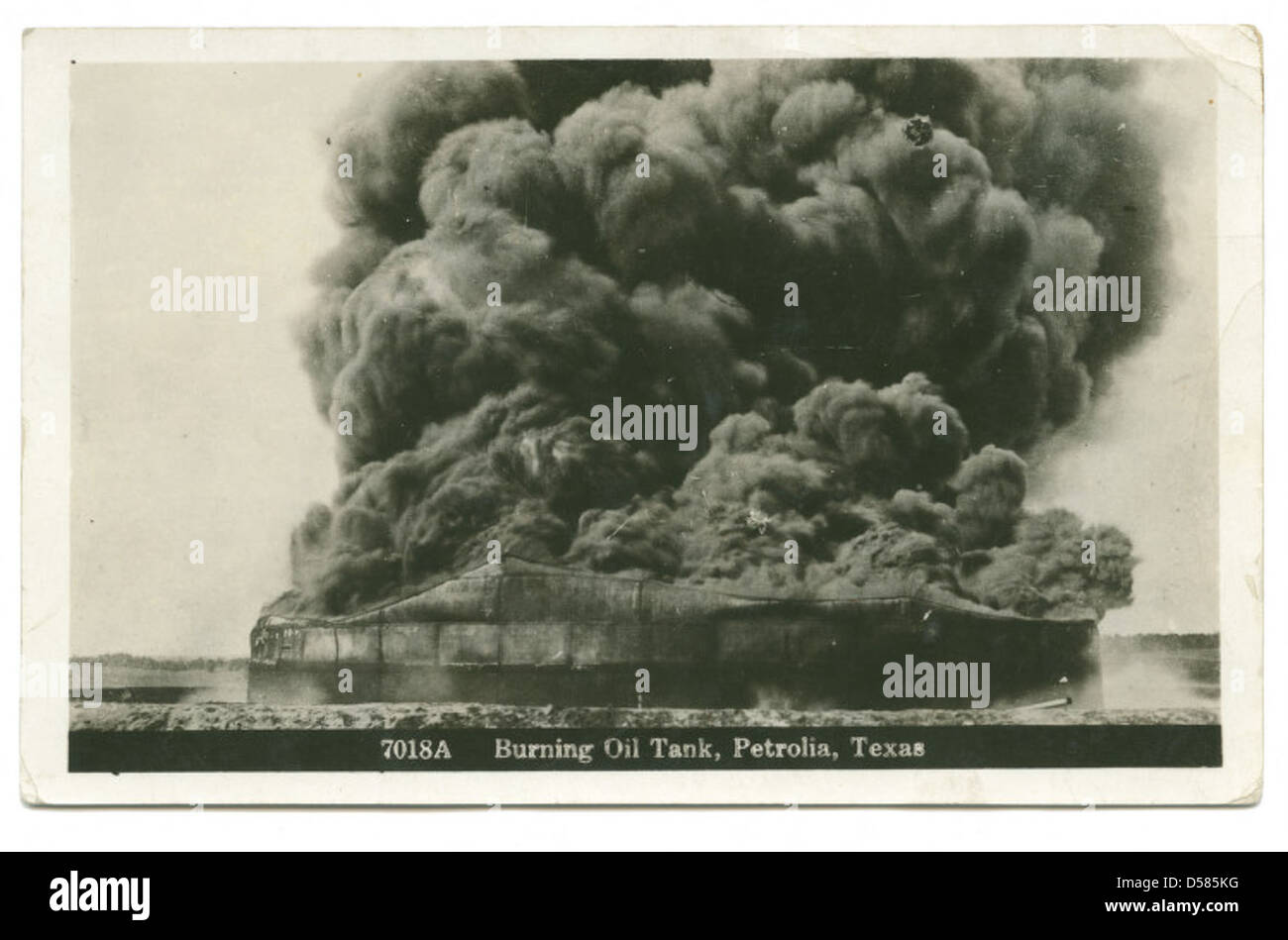 Burning oil tank hi-res stock photography and images - Alamy