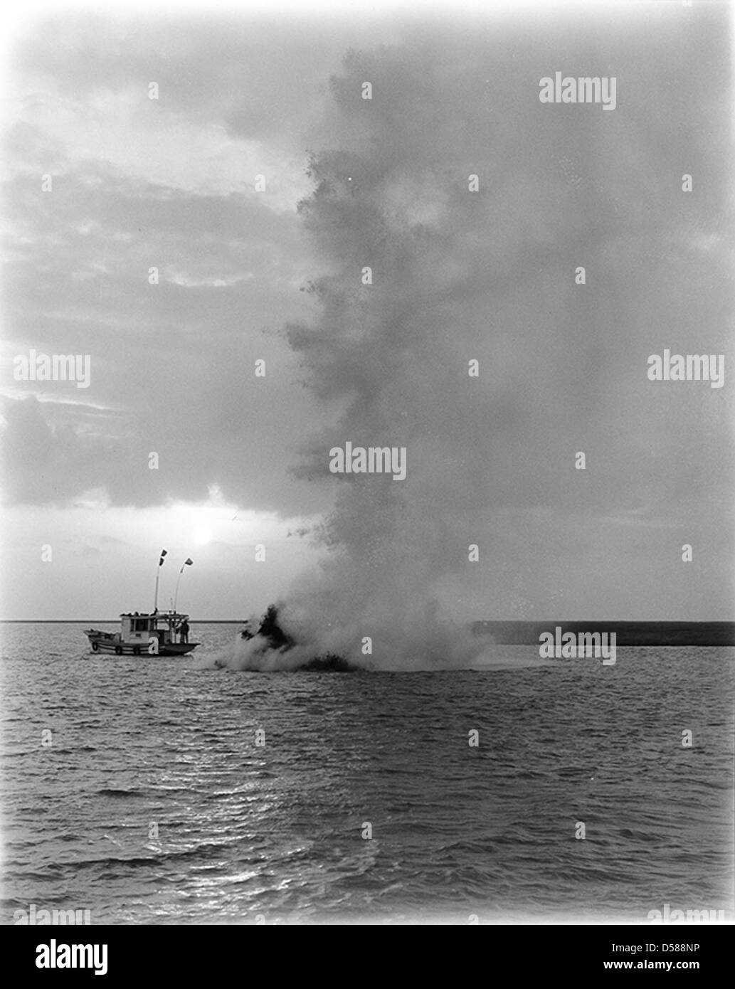 Shell Refinery Black and White Stock Photos & Images - Alamy