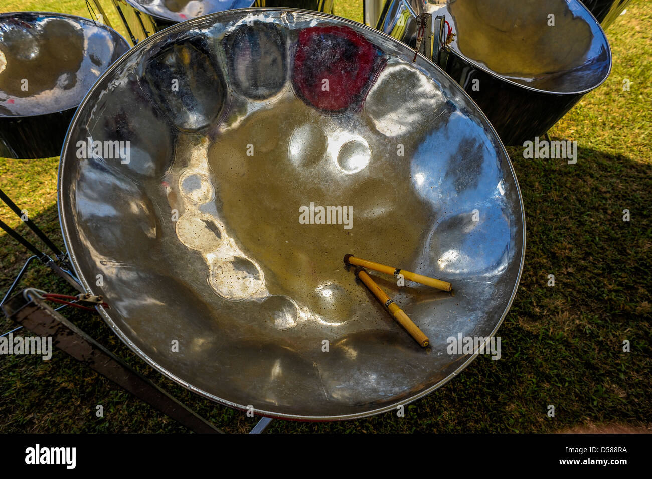 Steel pan instrument hi-res stock photography and images - Alamy