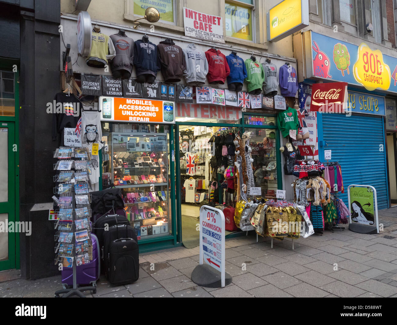 A tourist store in London's Oxford Street Stock Photo - Alamy