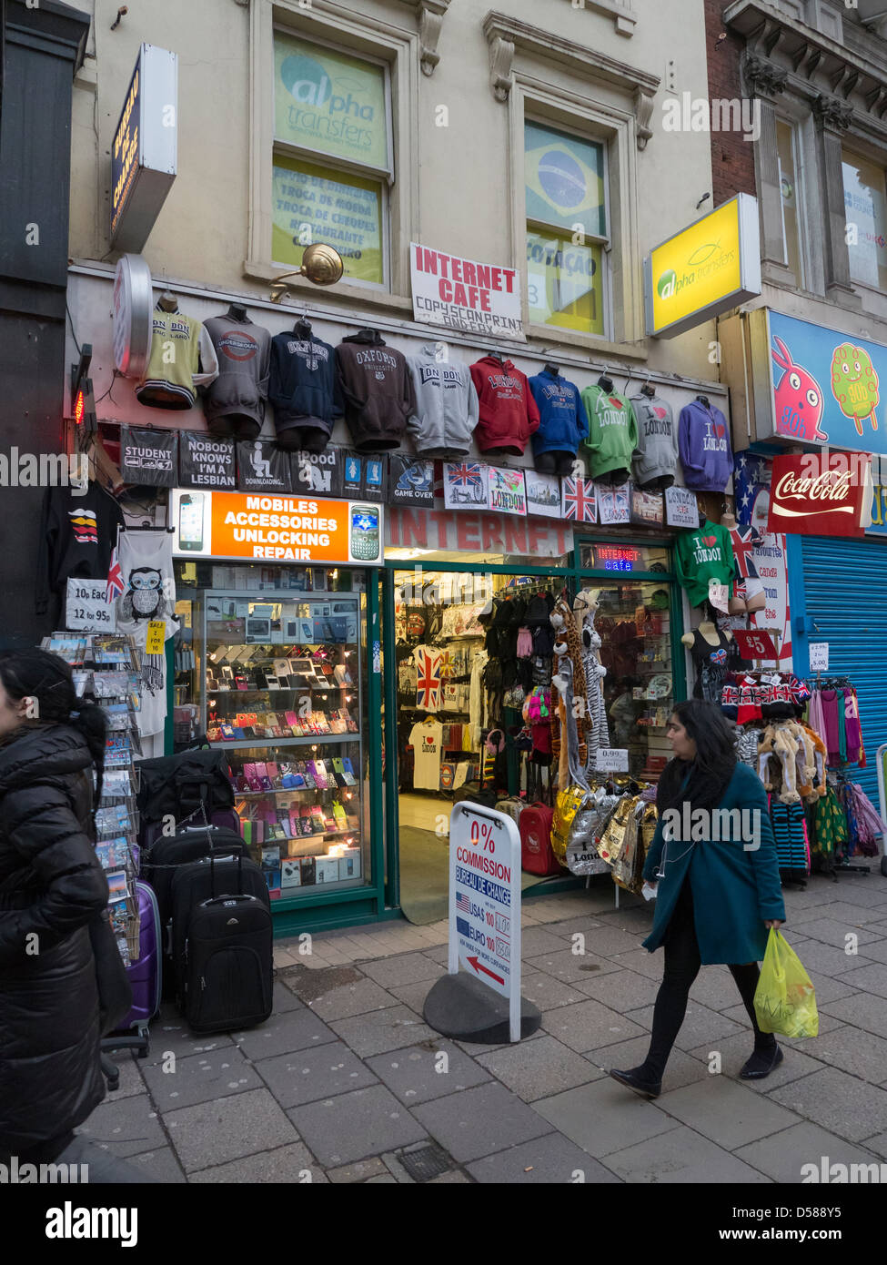 A tourist store in London's Oxford Street Stock Photo - Alamy