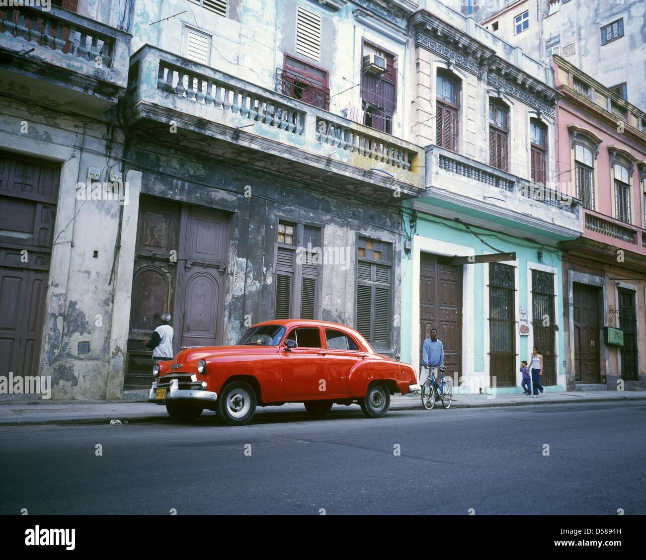 Mar 28, 2006 - Havana, Cuba - One of many Cuban Maquinas, aka Yank ...