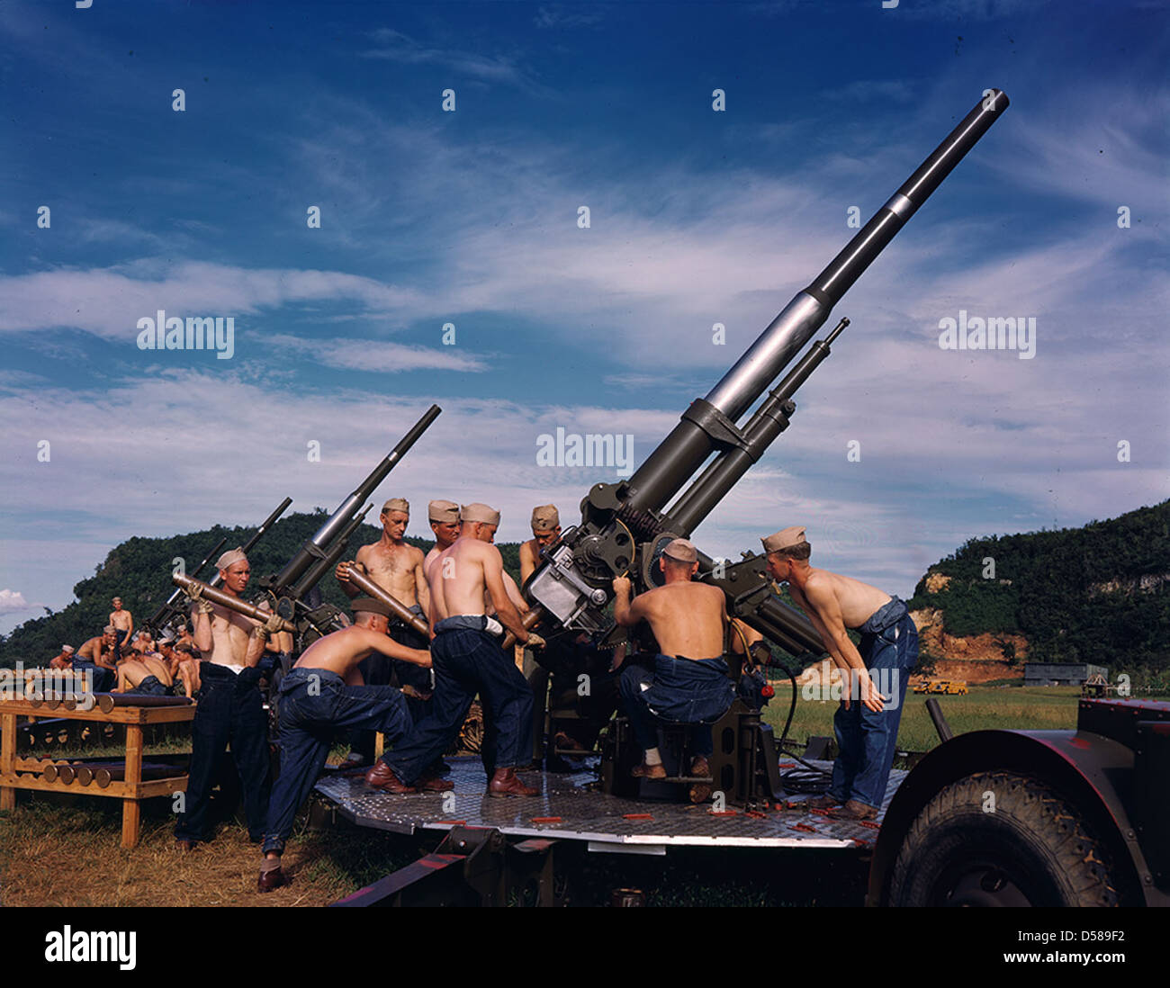3 inch gun hi-res stock photography and images - Alamy