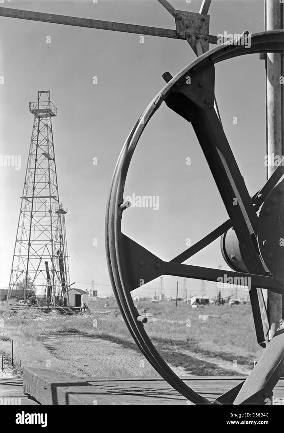 Steel rigs Black and White Stock Photos & Images - Alamy