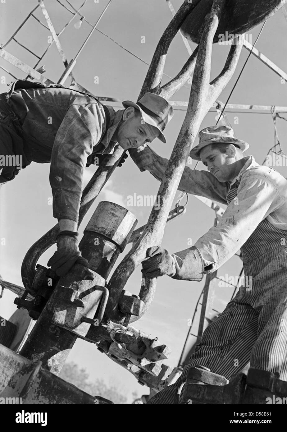Steel rigs Black and White Stock Photos & Images - Alamy