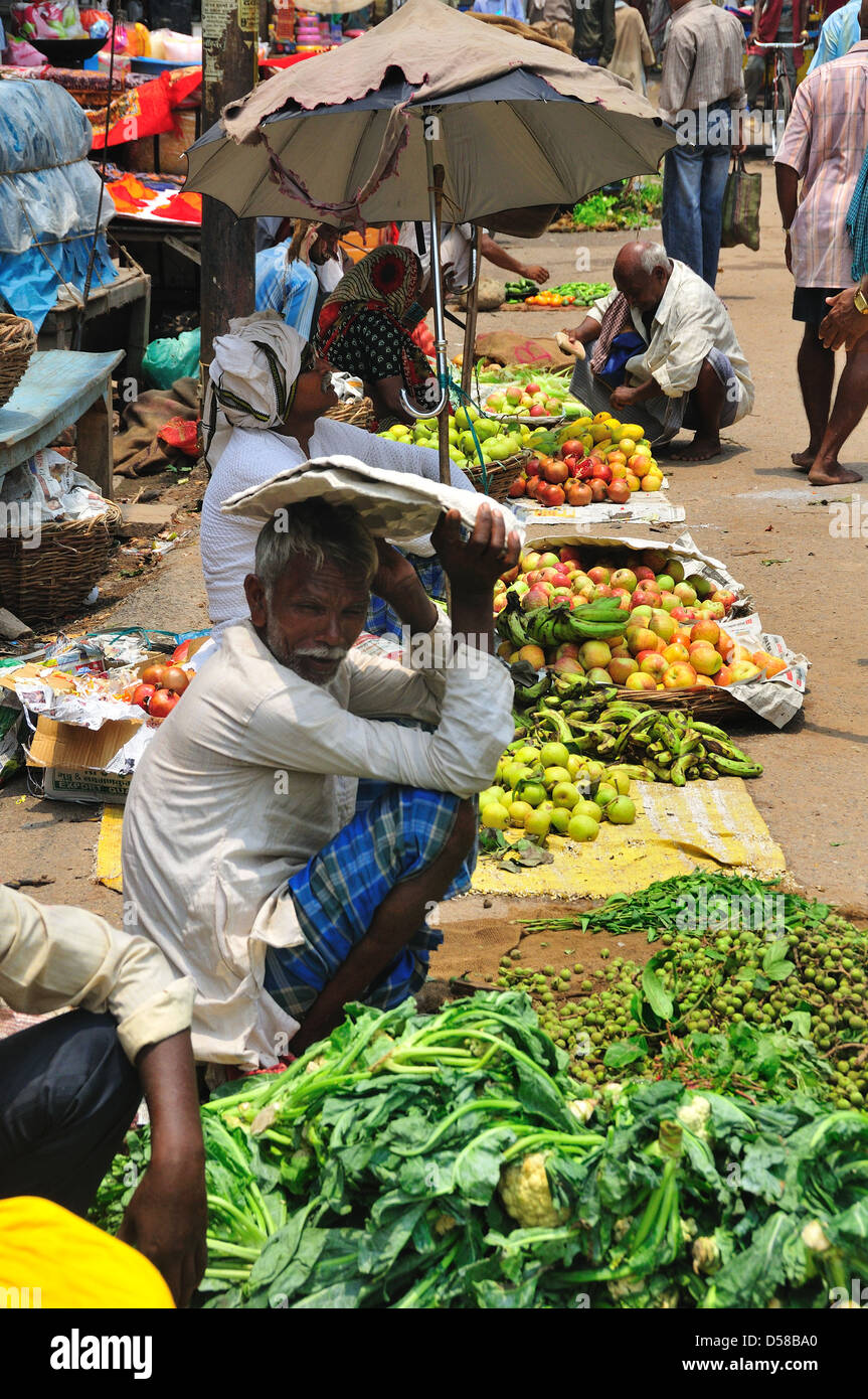 Street vegetable market in Varanasi Stock Photo - Alamy