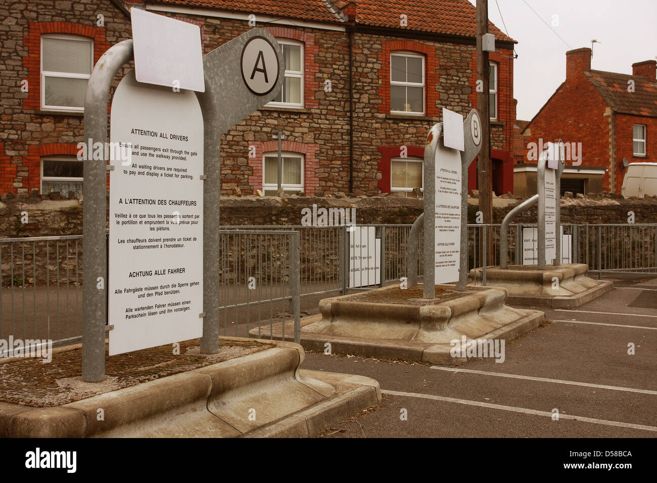 Bus parking bays hi-res stock photography and images - Alamy