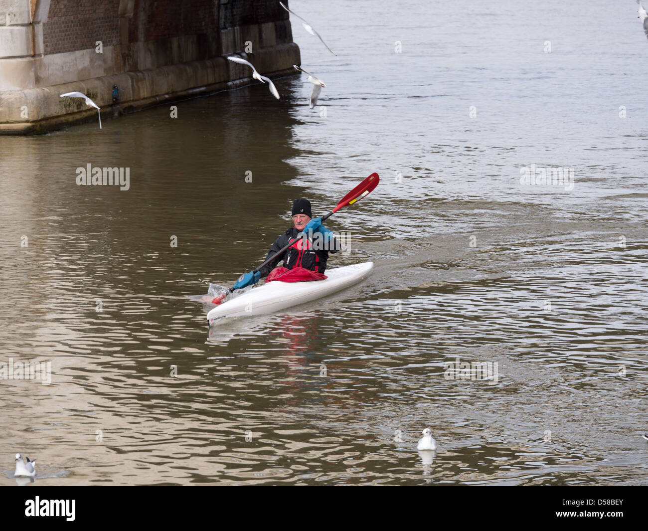 Man dressed for cold weather hi-res stock photography and images - Alamy