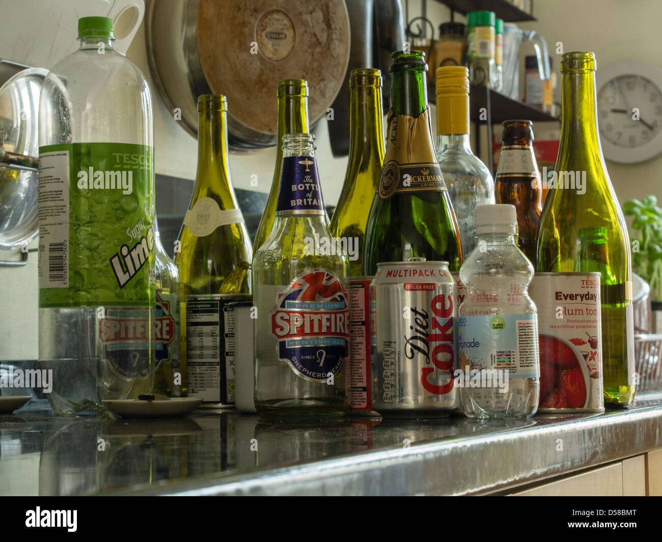 Empty alcohol bottles kitchen hi-res stock photography and images - Alamy