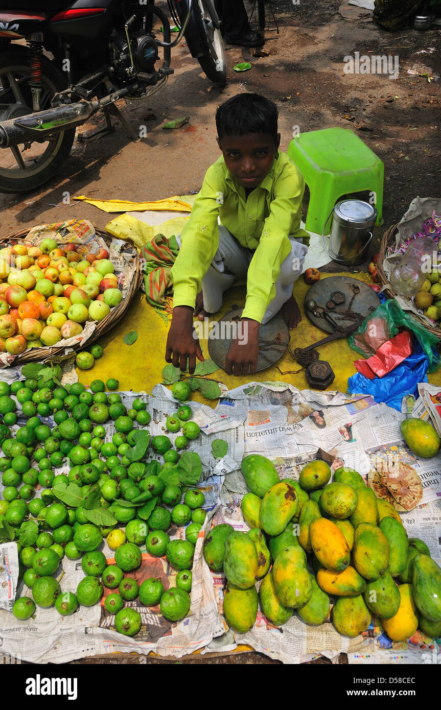 Street vegetable market in Varanasi Stock Photo - Alamy