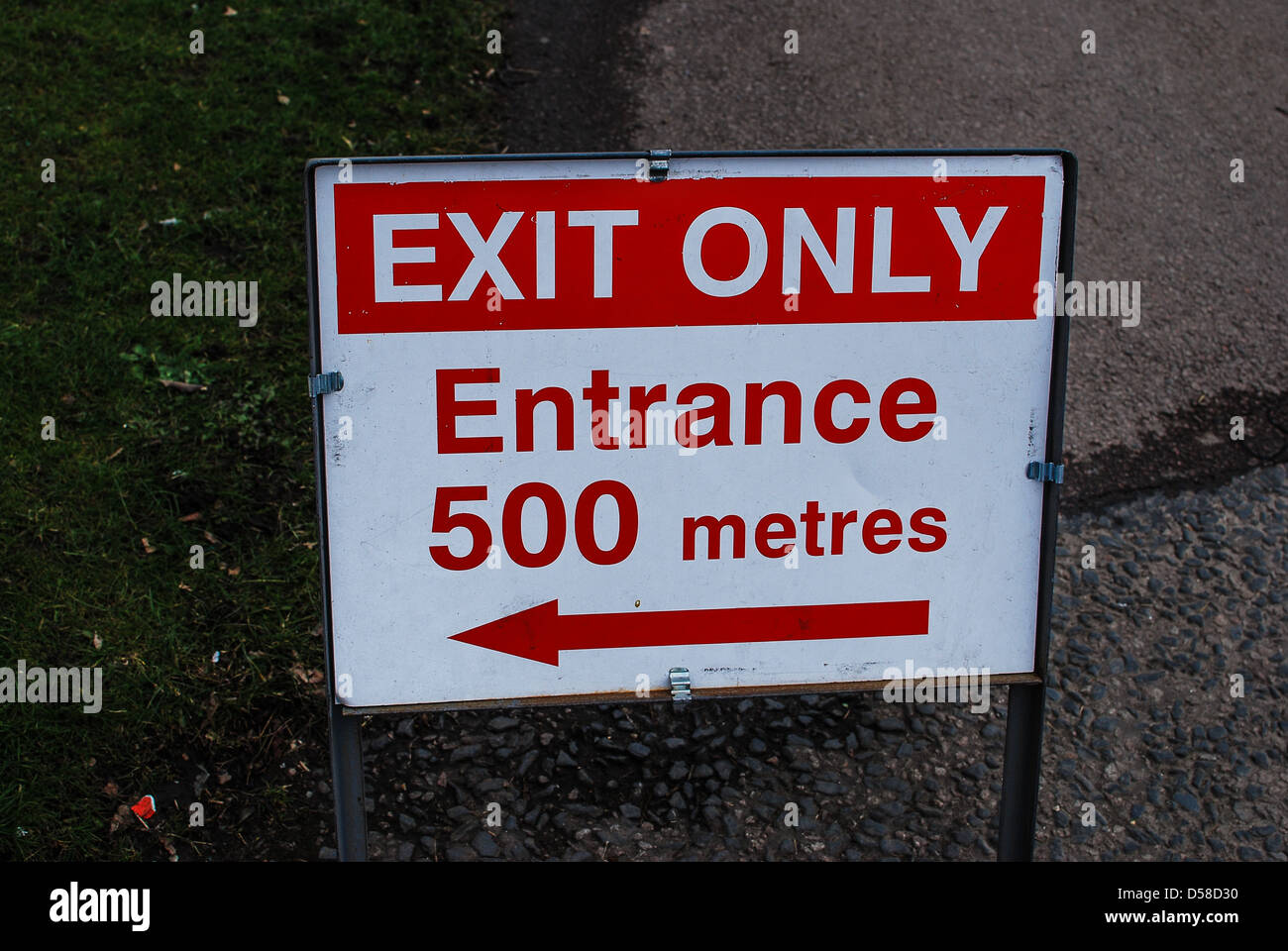 Exit only sign red Stock Photo - Alamy