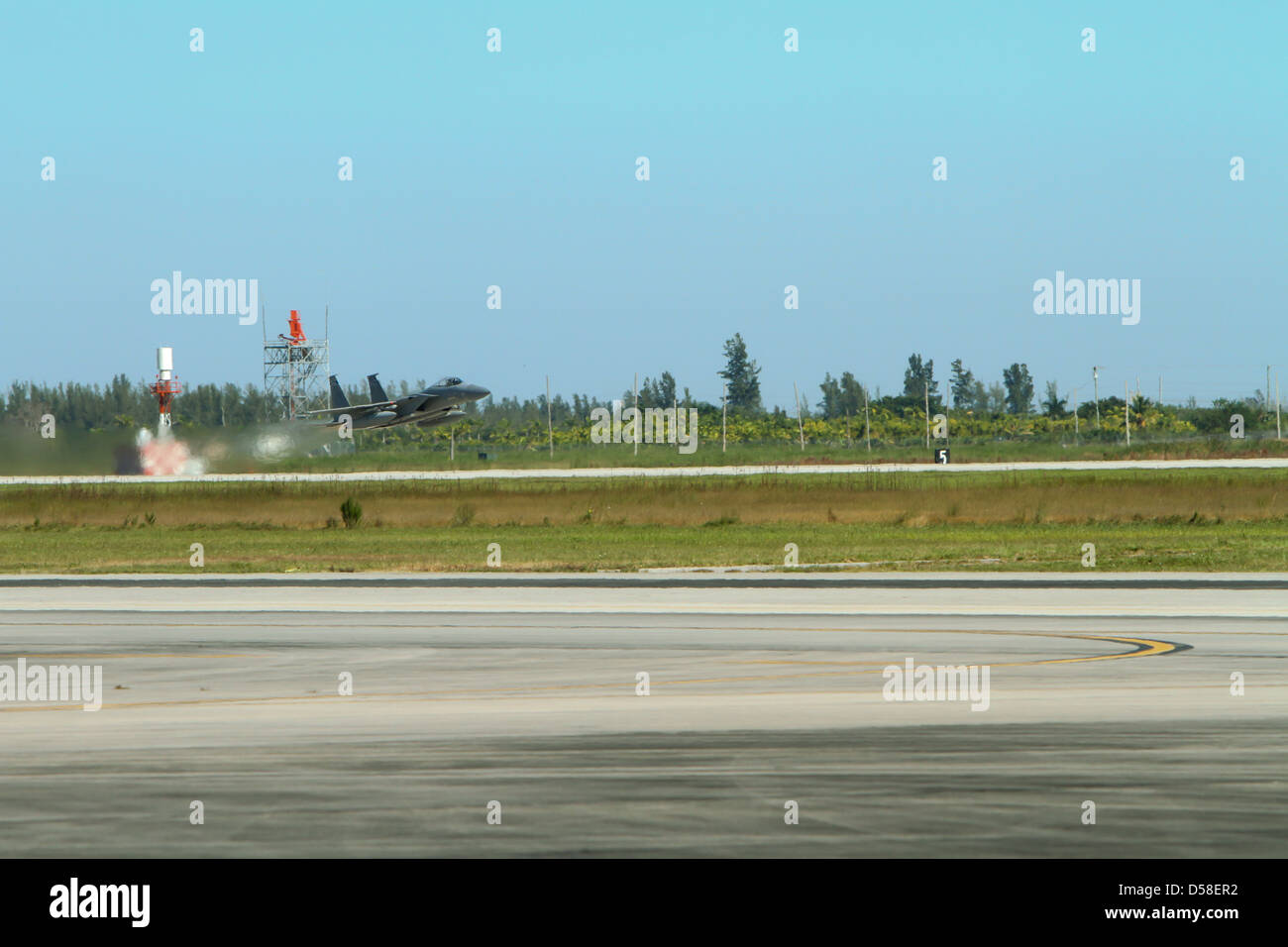 F 18 fighter jet hi-res stock photography and images - Alamy