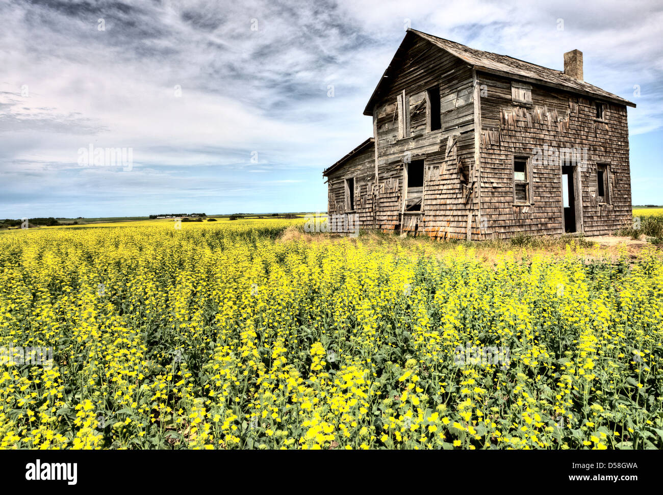 Old Abandoned Building in Saskatchewan Canada rural Stock Photo - Alamy