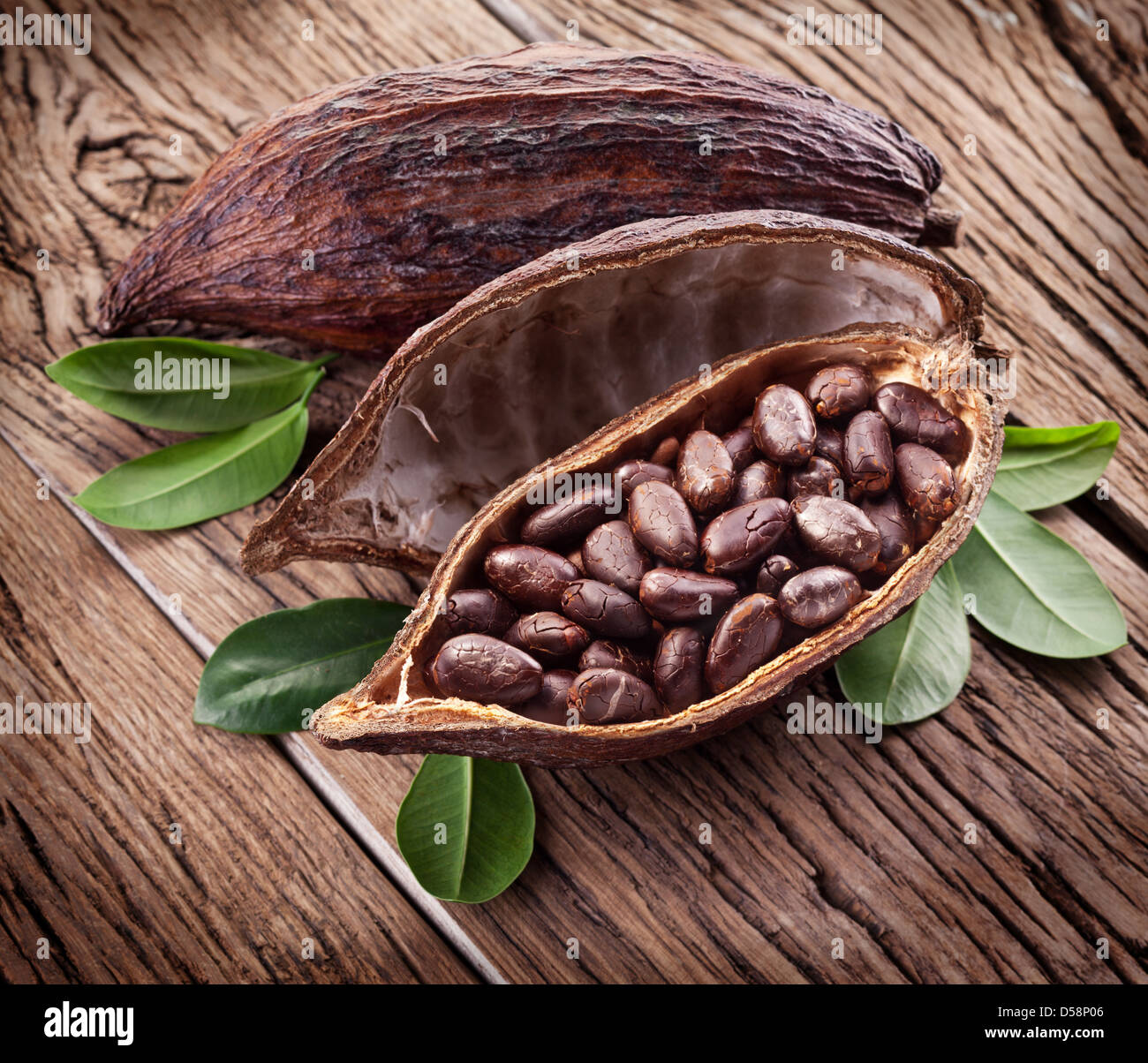 Cocoa pod hi-res stock photography and images - Alamy
