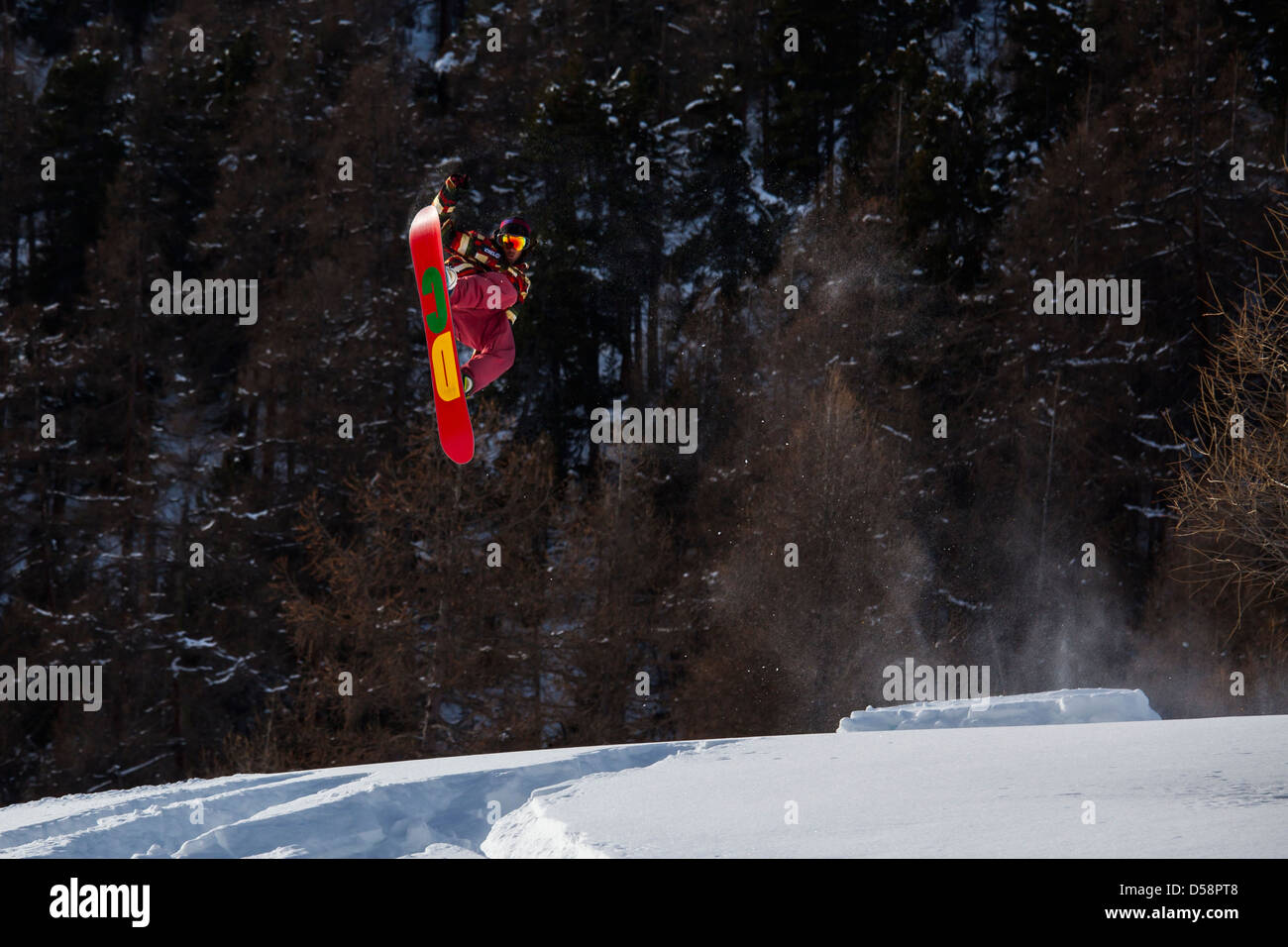 Snowboard rider hi-res stock photography and images - Alamy