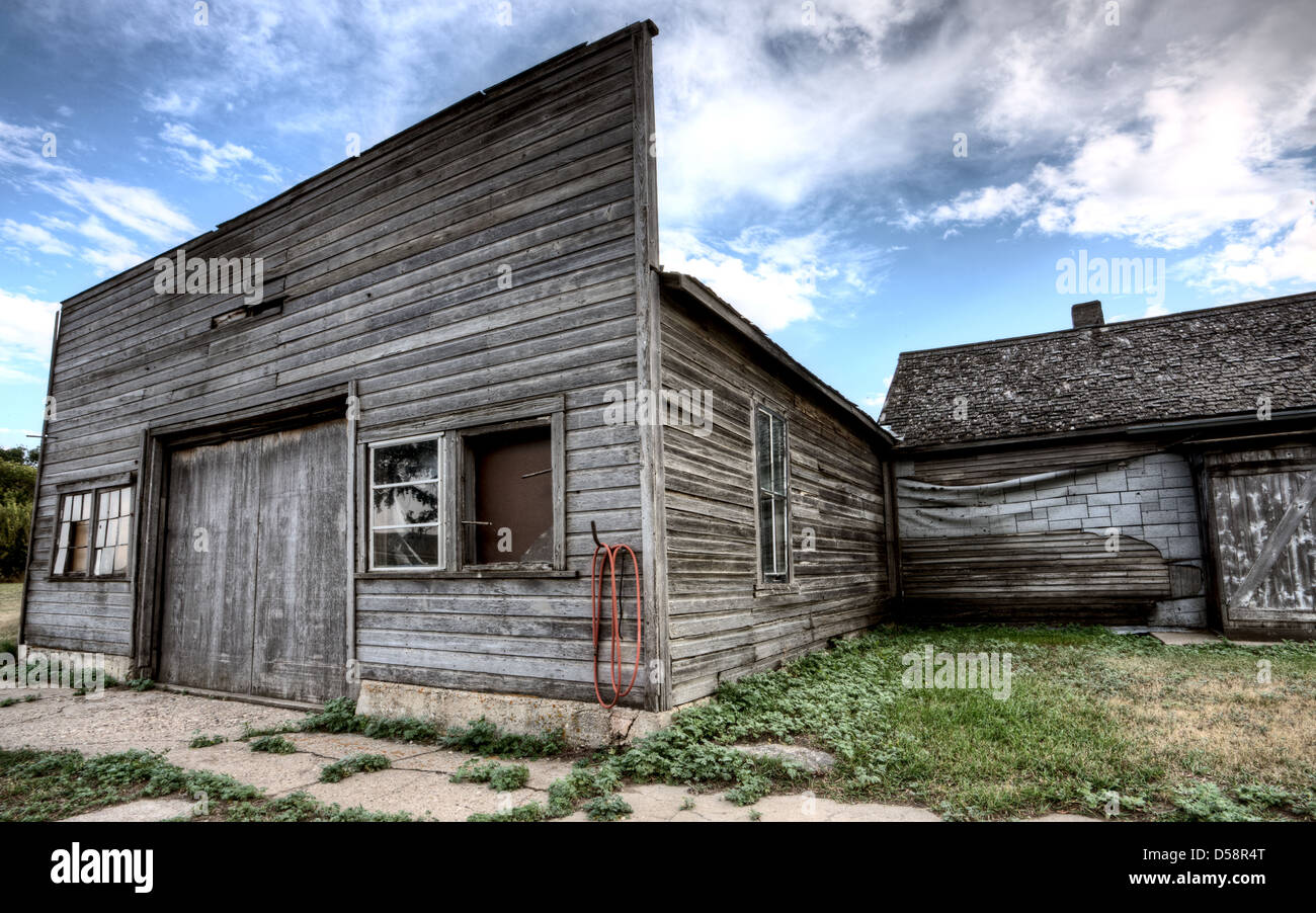 Old Abandoned Building in Saskatchewan Canada rural Stock Photo - Alamy