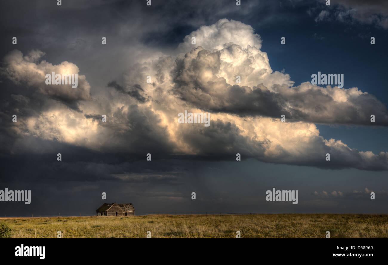 Old Abandoned Building in Saskatchewan Canada rural Stock Photo - Alamy