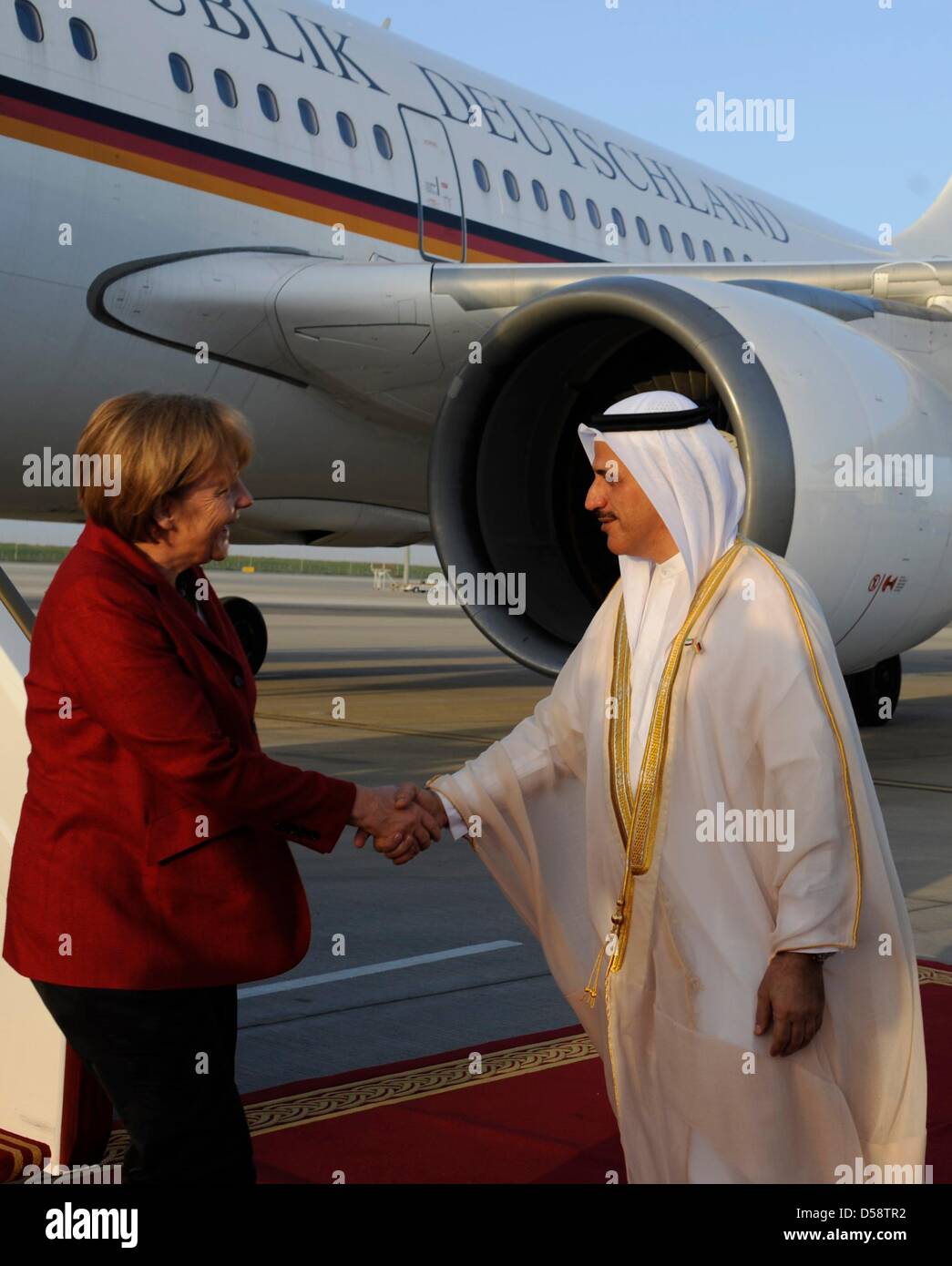 Uae economy minister saeed mansouri hi-res stock photography and images ...