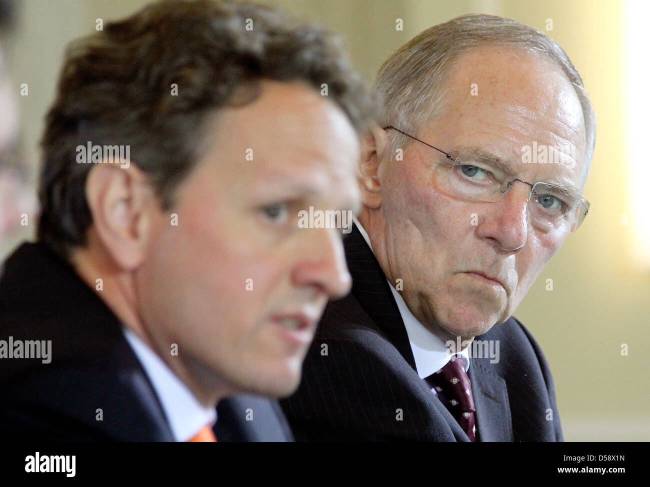 German Minister of Finance Wolfgang Schaeuble (R) and his US ...