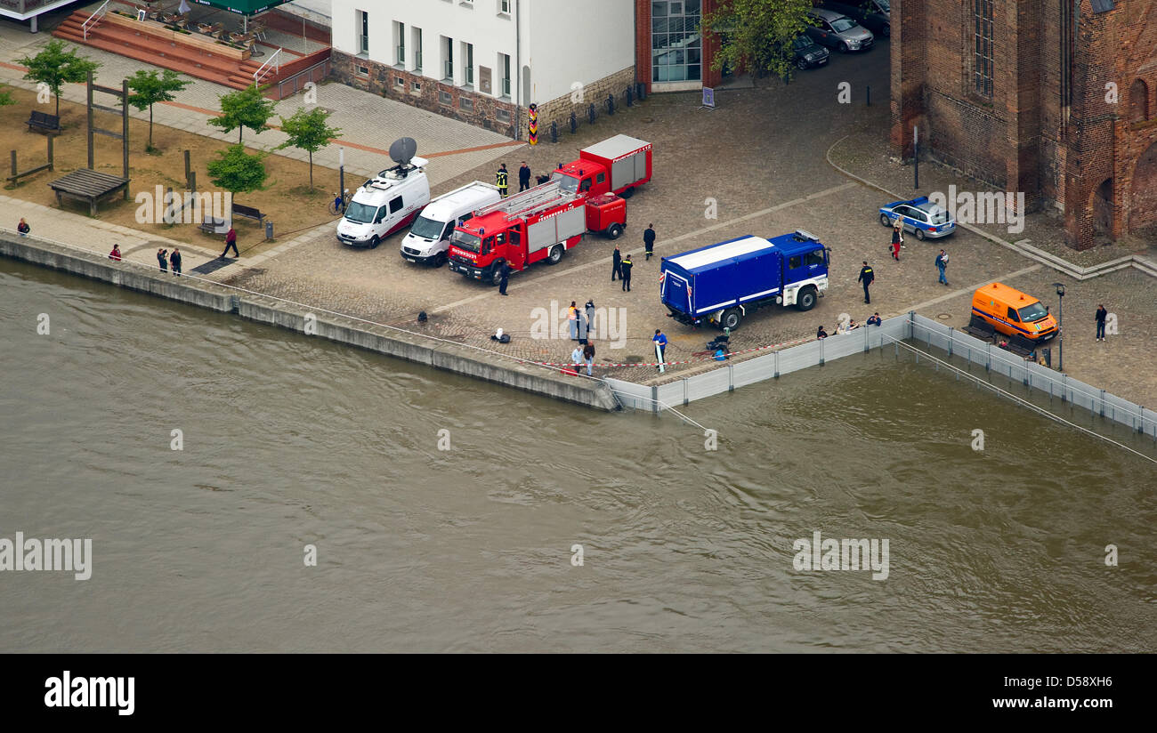 Aerial view of relief units behind a flood protection wall in Frankfurt ...