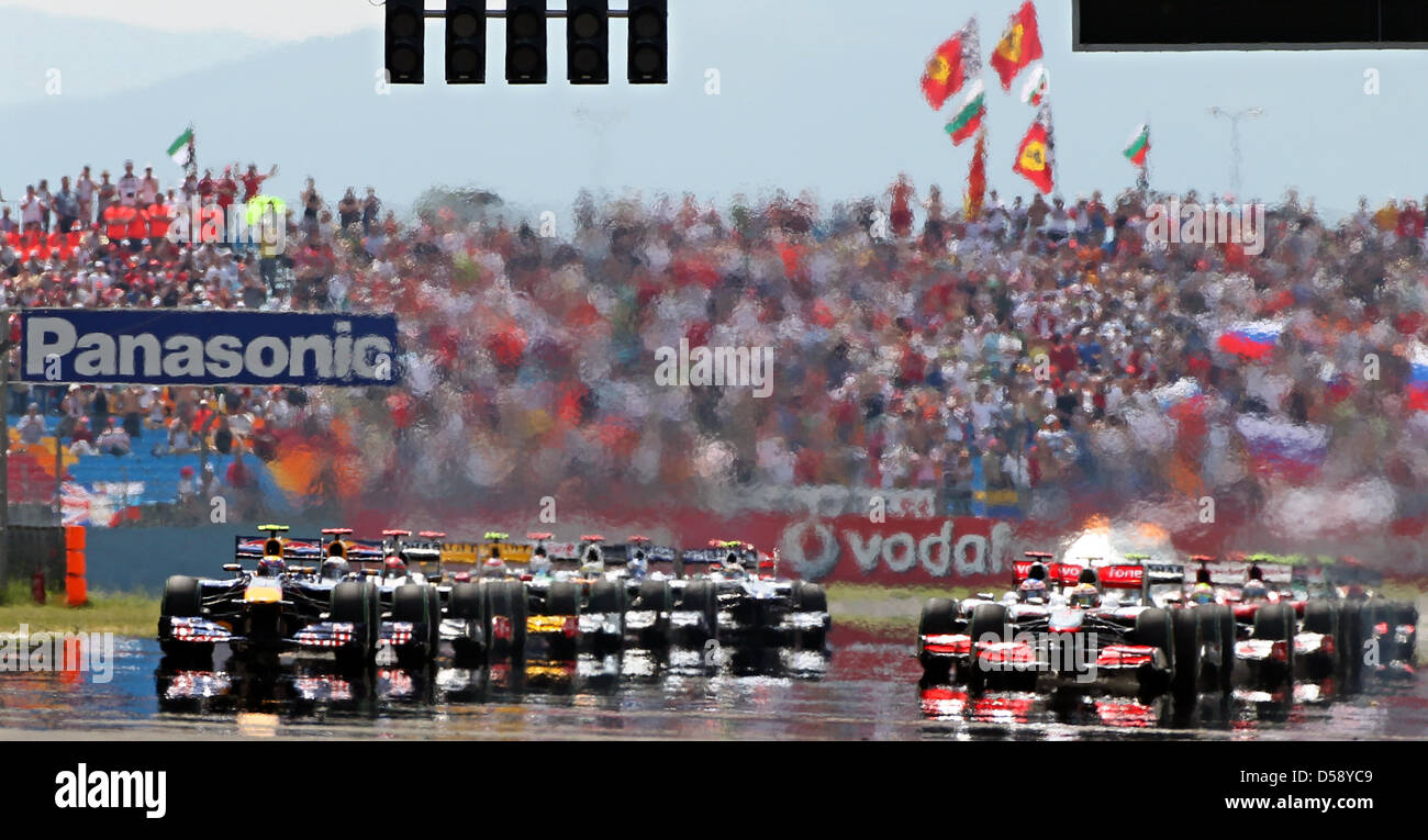 The starting line up at the very beginning of the Formula One Grand ...