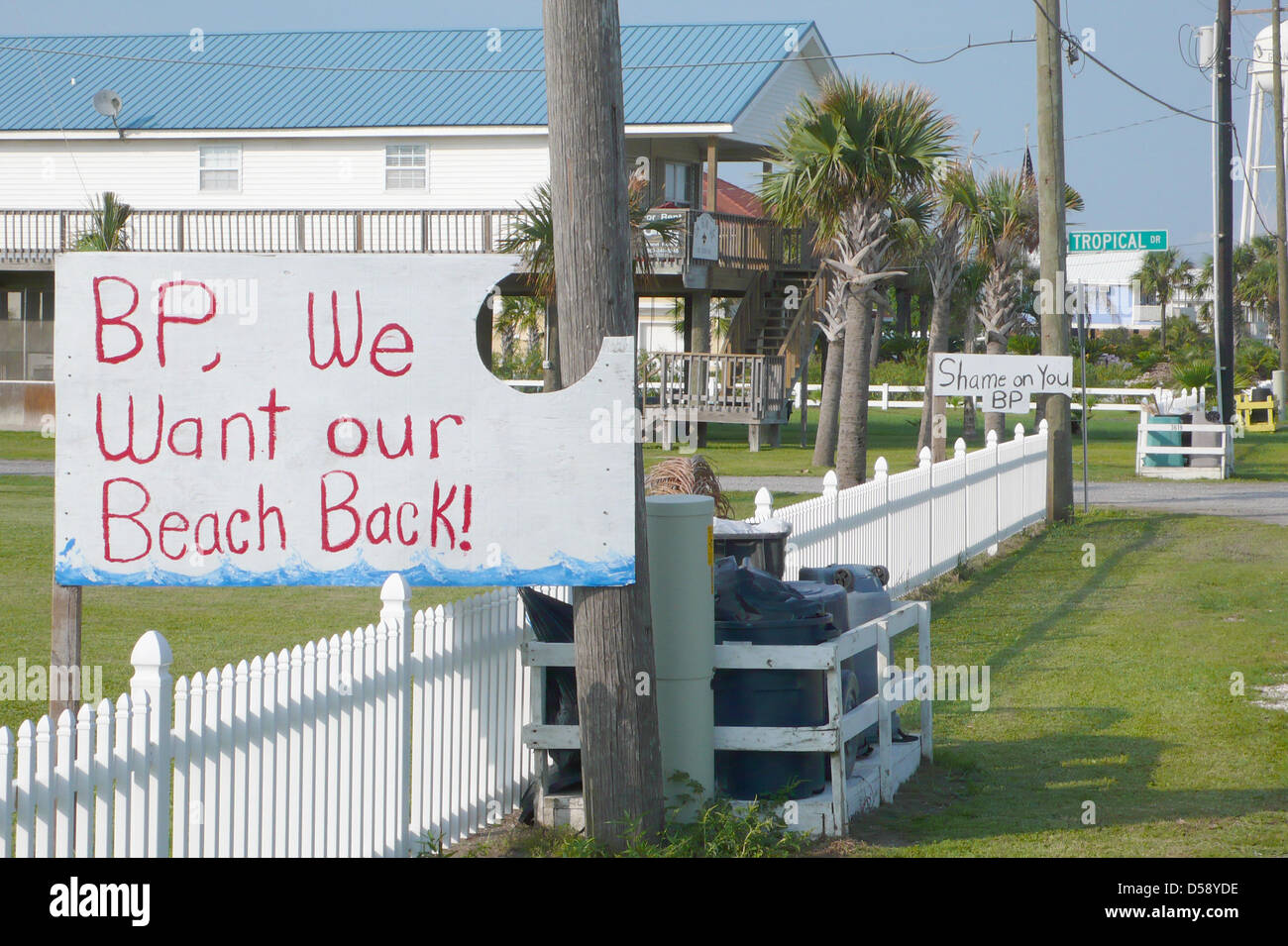 Spot report hi-res stock photography and images - Alamy