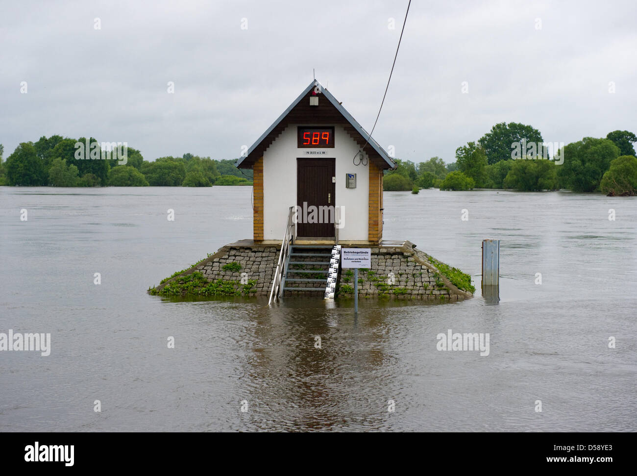 The water level house at the German-Polish border river Oder is ...