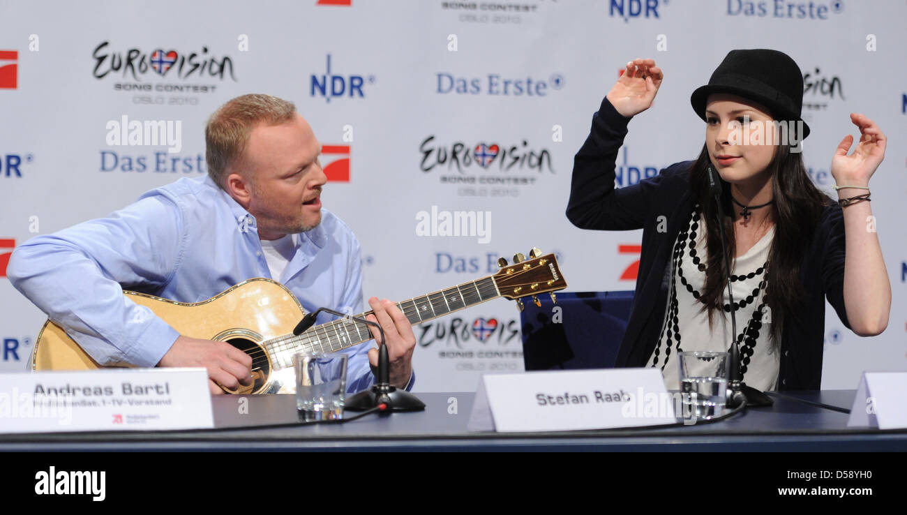 German singer Lena Meyer-Landrut (R), winner of Eurovision Song Contest ...