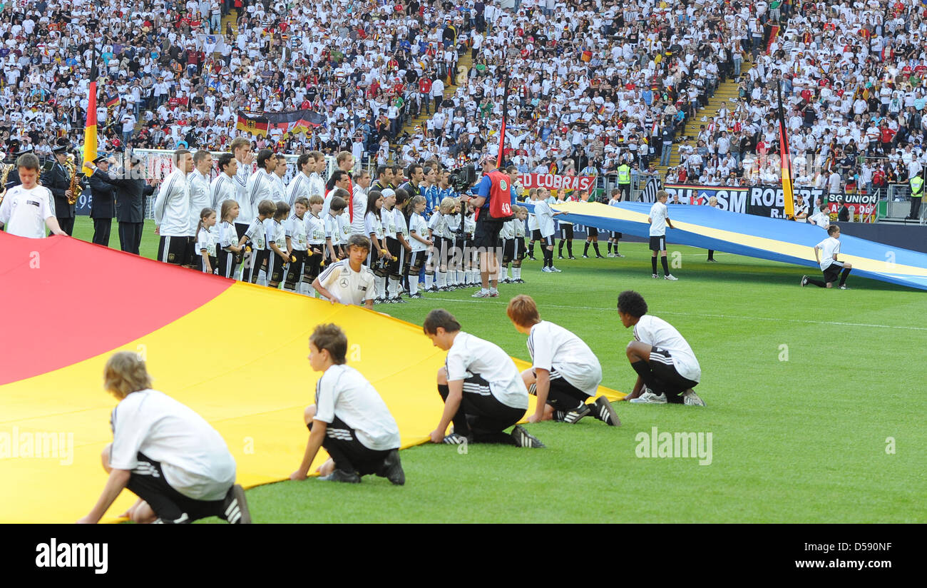 Germany's national team prior to the international soccer test match ...