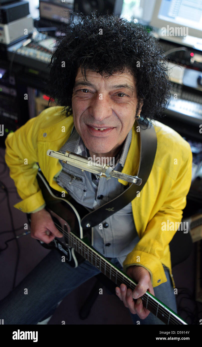 Der Brite Mungo Jerry , alias Ray Dorset, posiert am Donnerstag (27.05. ...