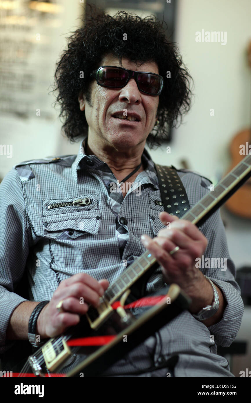 Der Brite Mungo Jerry , alias Ray Dorset, posiert am Donnerstag (27.05. ...
